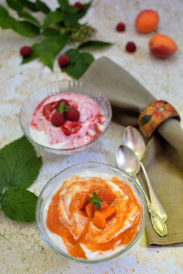 Iaurt cu fructe făcut acasă | Bucate Aromate