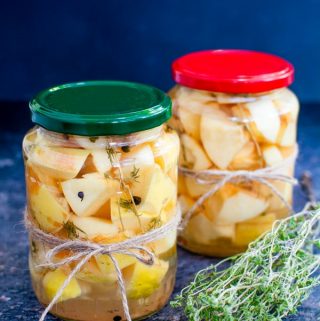 Gutui murate în oțet aromat | Bucate Aromate