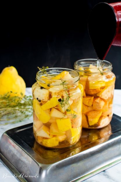 Gutui murate în oțet aromat | Bucate Aromate