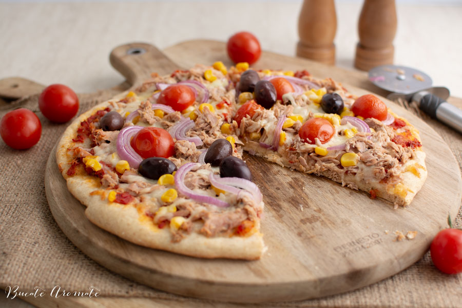 Pizza cu ton și porumb - rețeta simplă, cu aluat de casă | Bucate Aromate