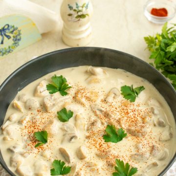 Piept de pui cu ciuperci și sos alb | Bucate Aromate