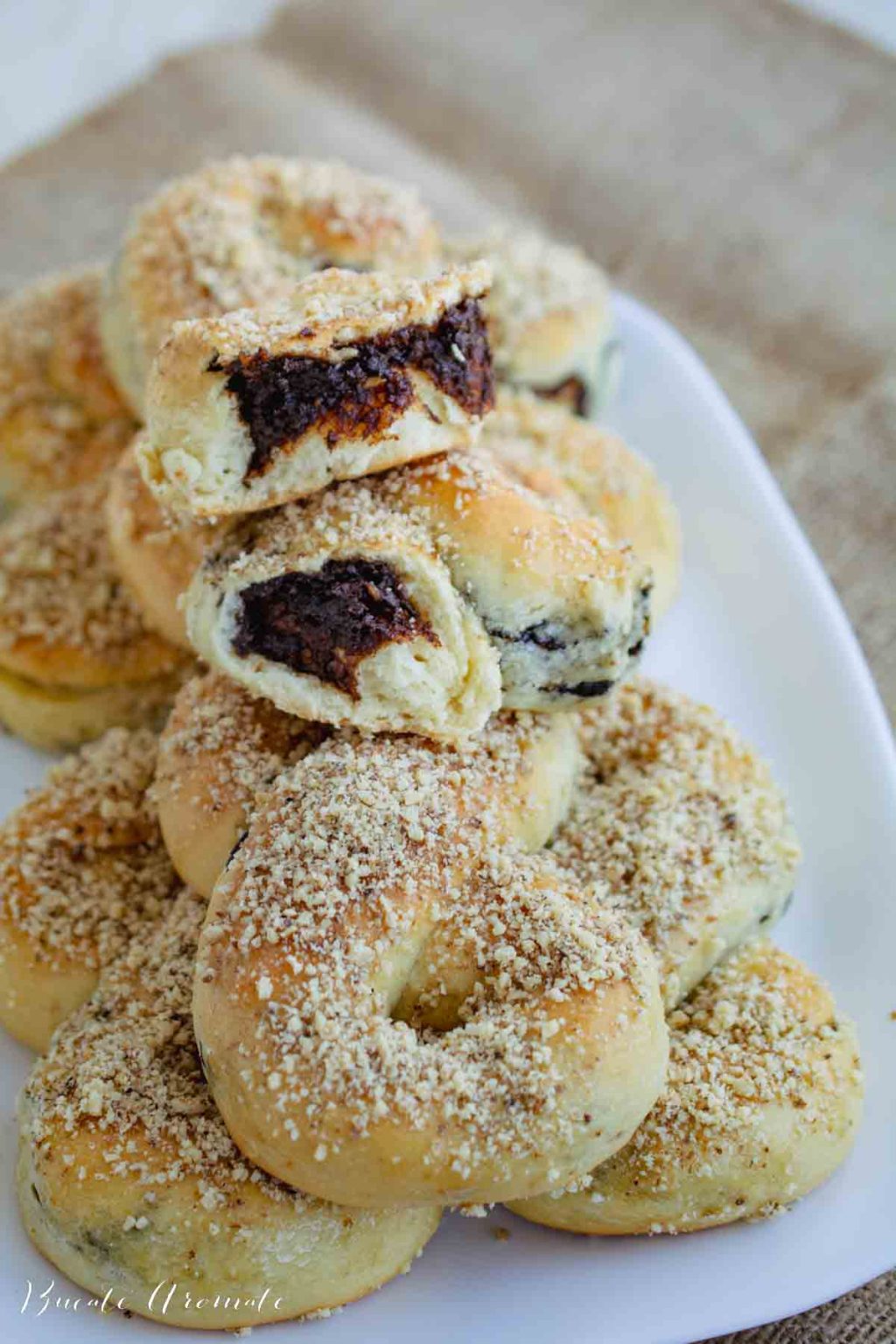 Mucenici umpluți cu gem și nucă - rețeta de post cu suc de portocale ...