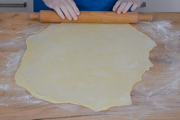 Minciunele - rețeta veche, fără drojdie din cartea Silviei Jurcovan ...