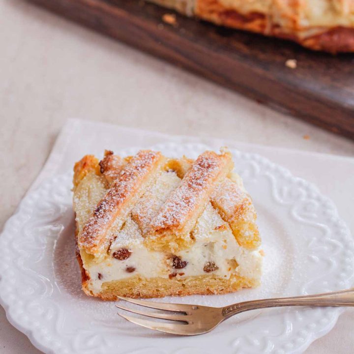 Prăjitură cu mac și aluat fraged cu unt sau untură - Linzer cu mac ...