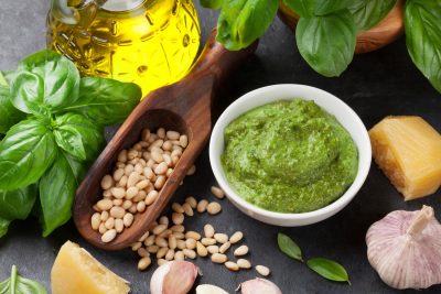 Pesto de busuioc - rețeta italiană alla Genovese | Bucate Aromate