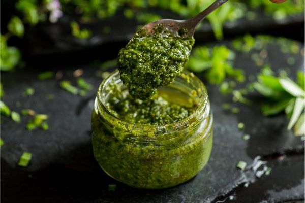 Pesto de busuioc - rețeta italiană alla Genovese | Bucate Aromate