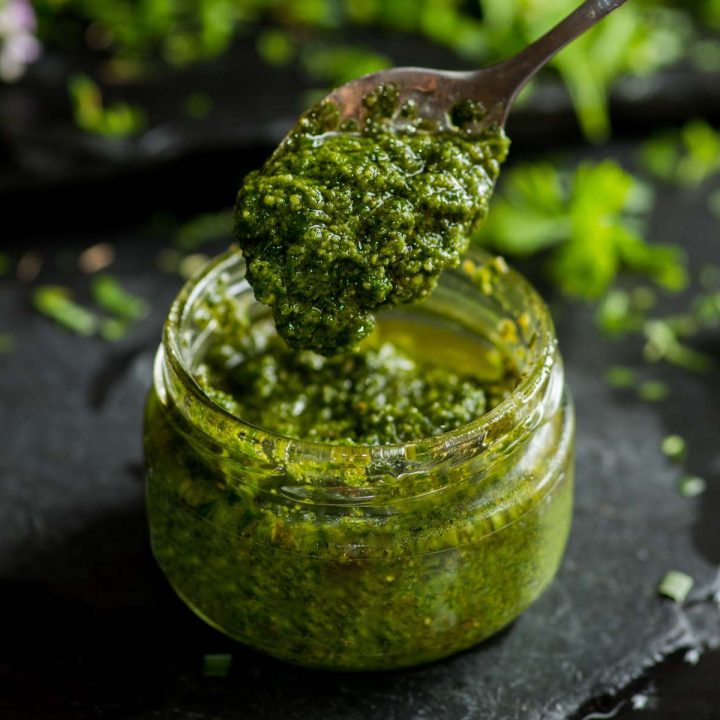 Pesto de busuioc - rețeta italiană alla Genovese | Bucate Aromate