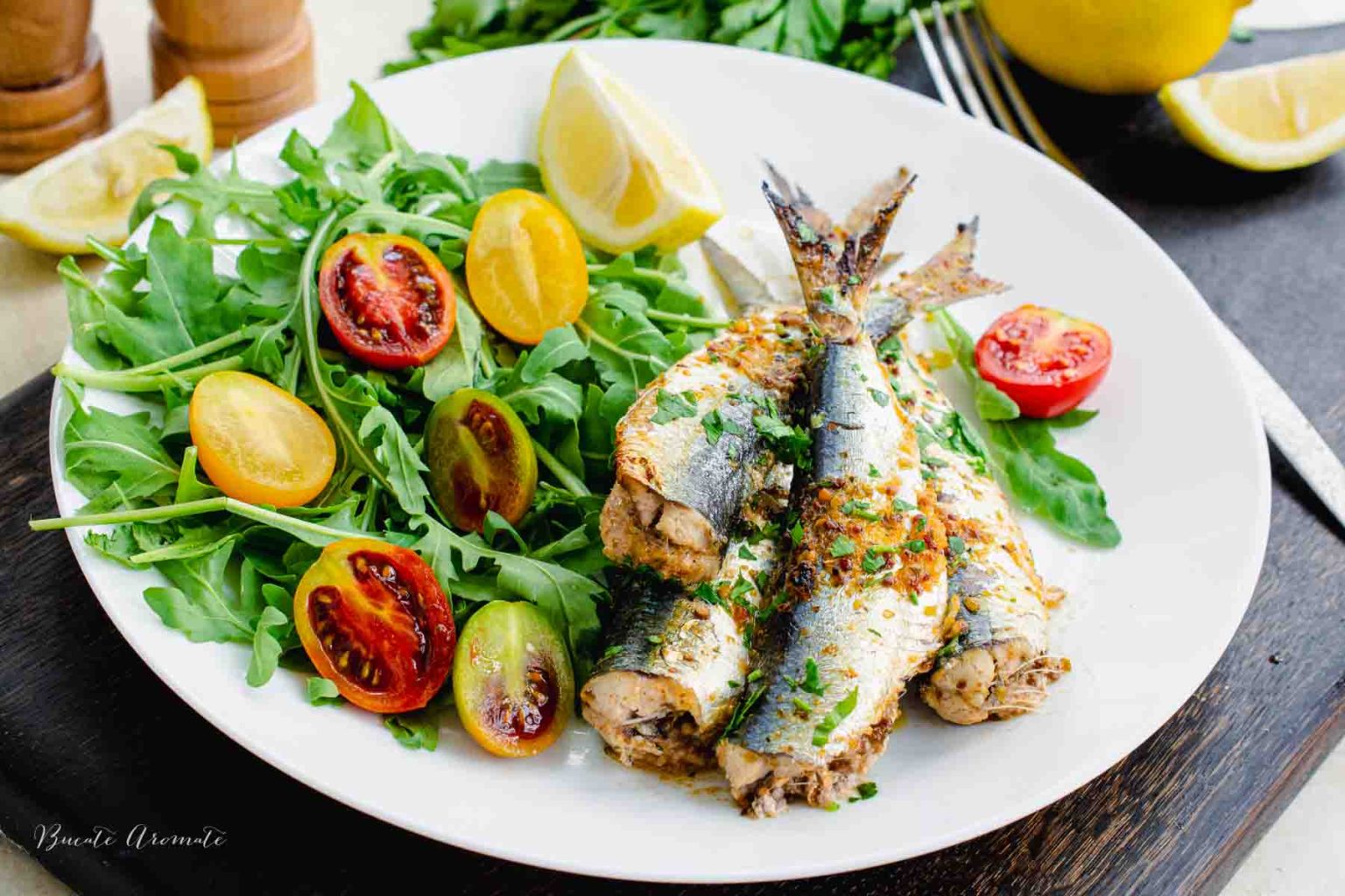 Sardine la cuptor în stil grecesc cu usturoi și oregano | Bucate Aromate