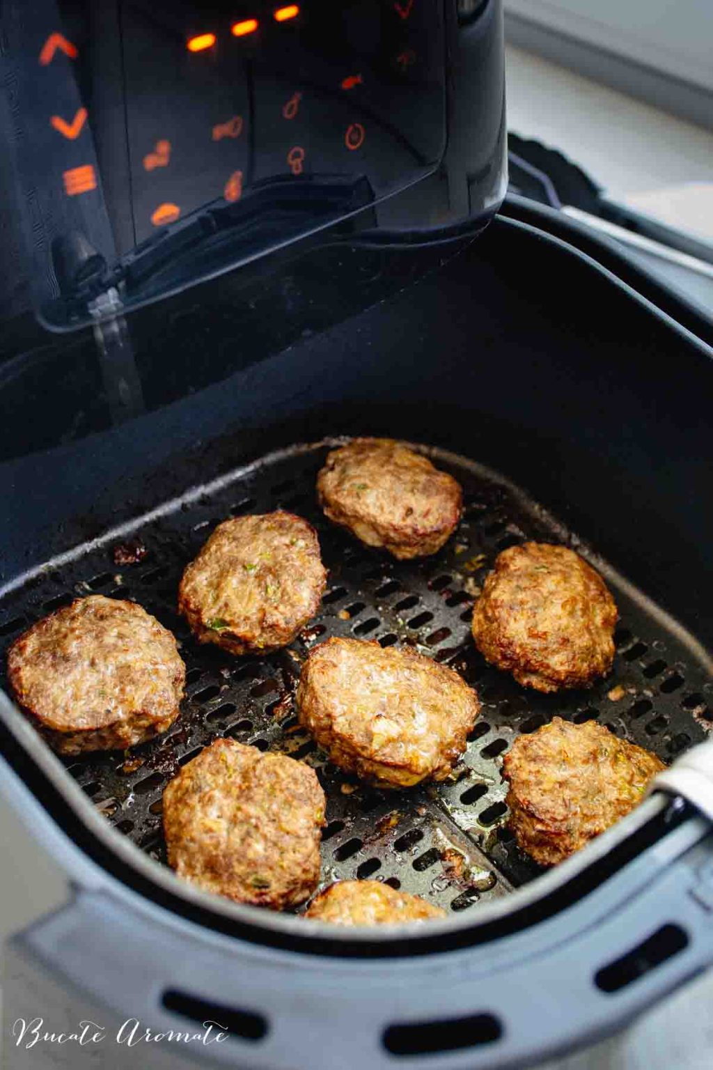Chiftele la airfryer gătite perfect în 15 minute. Delicioase și ...