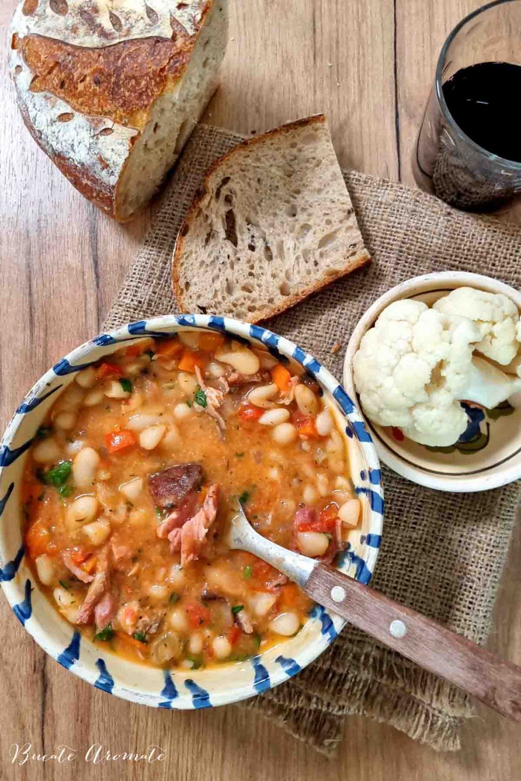 Iahnie de fasole cu afumătură - rețetă tradițională | Bucate Aromate