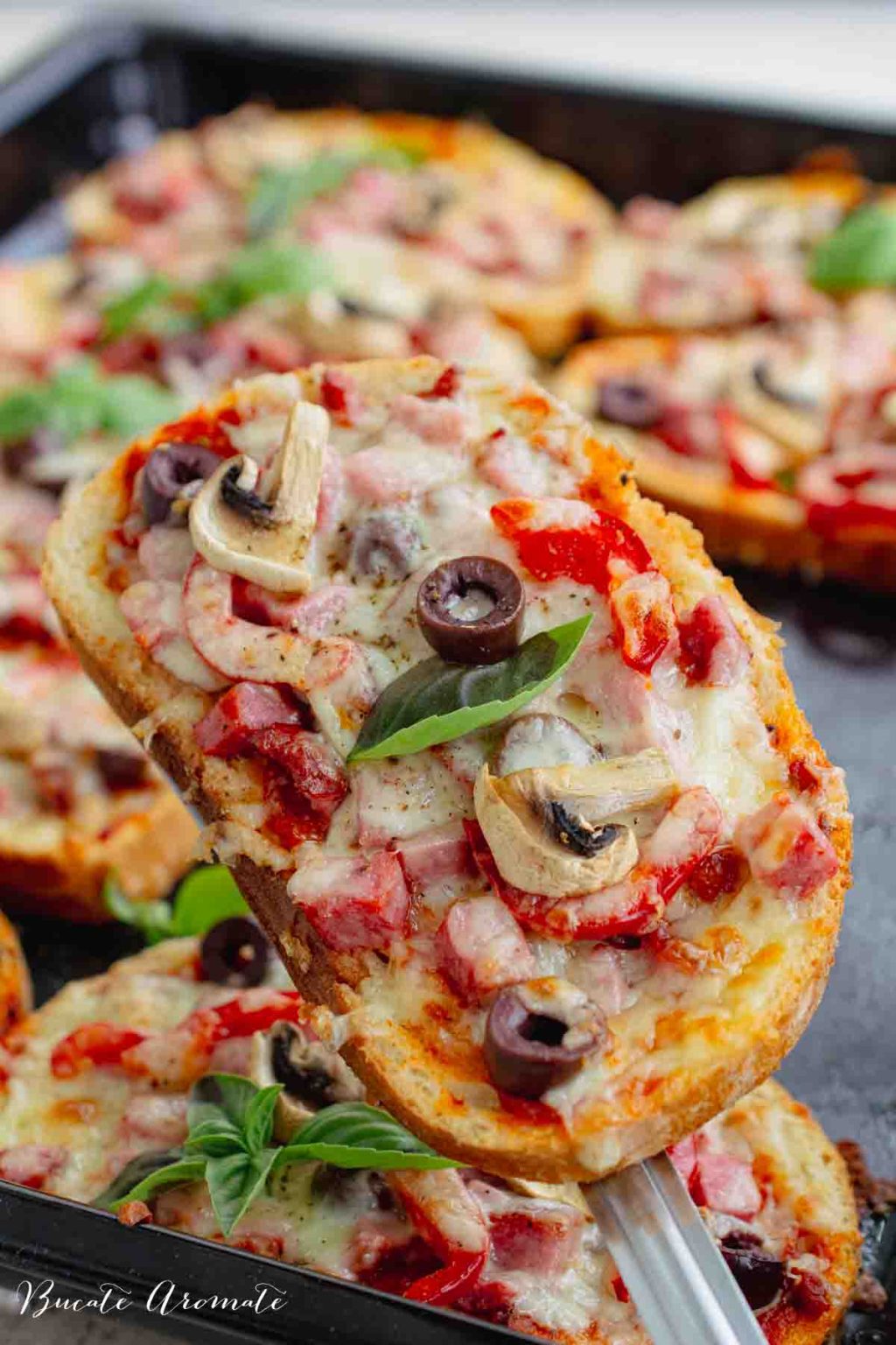 Pizza pe lipie libaneză. Rețeta rapidă, gata în 10 minute! | Bucate Aromate